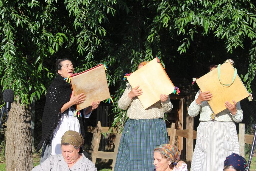 Aprender a tocar Adufe com a Casa do Povo do Paúl - Correio de Caria